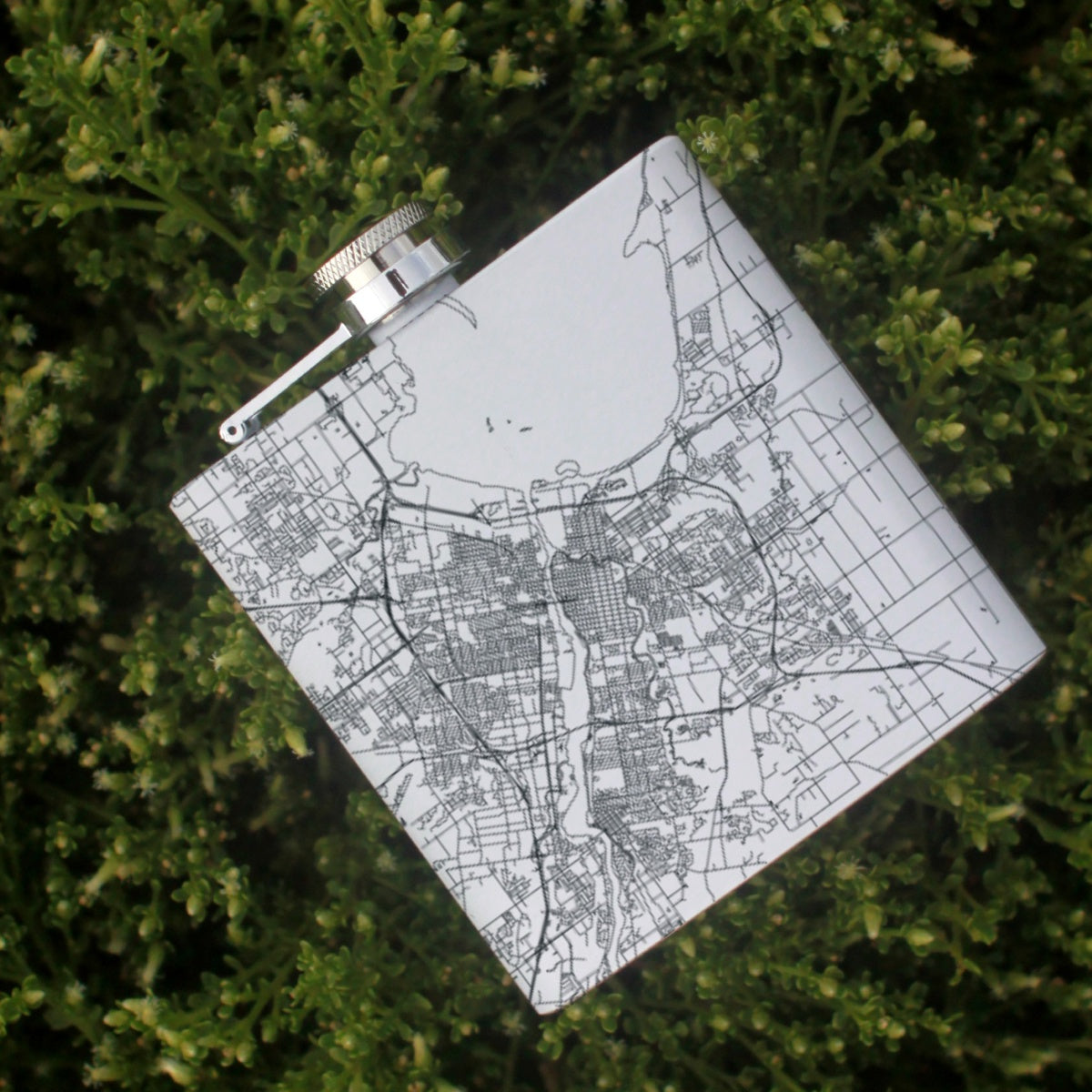 Green Bay - Wisconsin Engraved Map Hip Flask in Matte White — JACE Maps